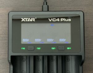 XTARの多機能バッテリーチャージャー「VC4 Plus」の使い方とレビュー｜エネループなど様々な充電池に対応 | いわっちろぐ